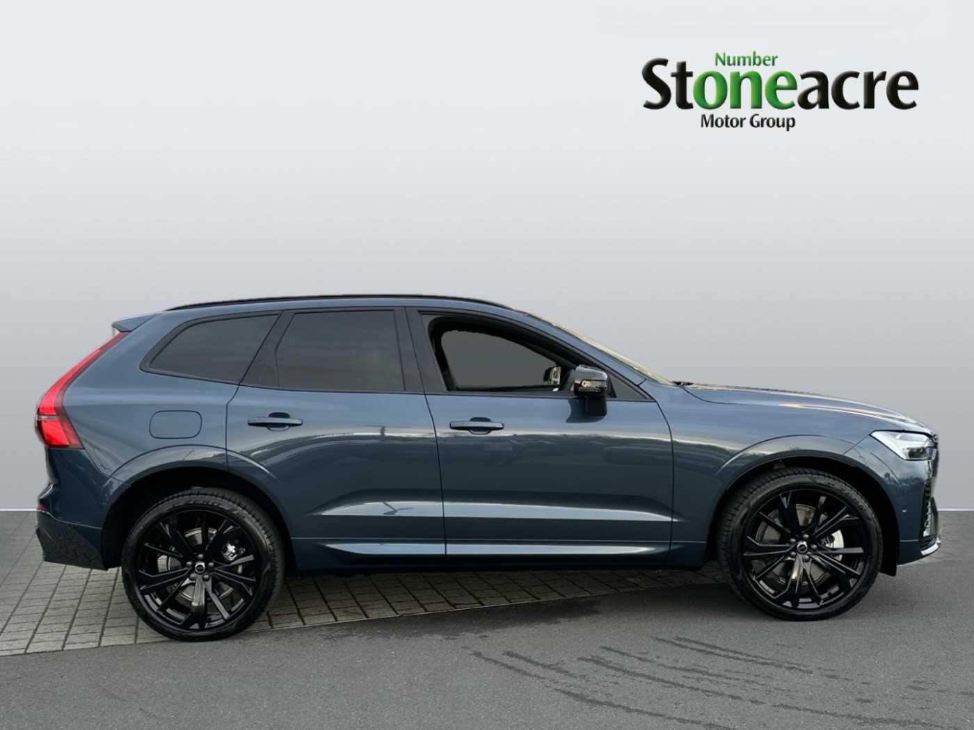 Volvo XC60 Black Edition Ultra, T8 AWD Plug-in hybrid, Electric/Petrol ...