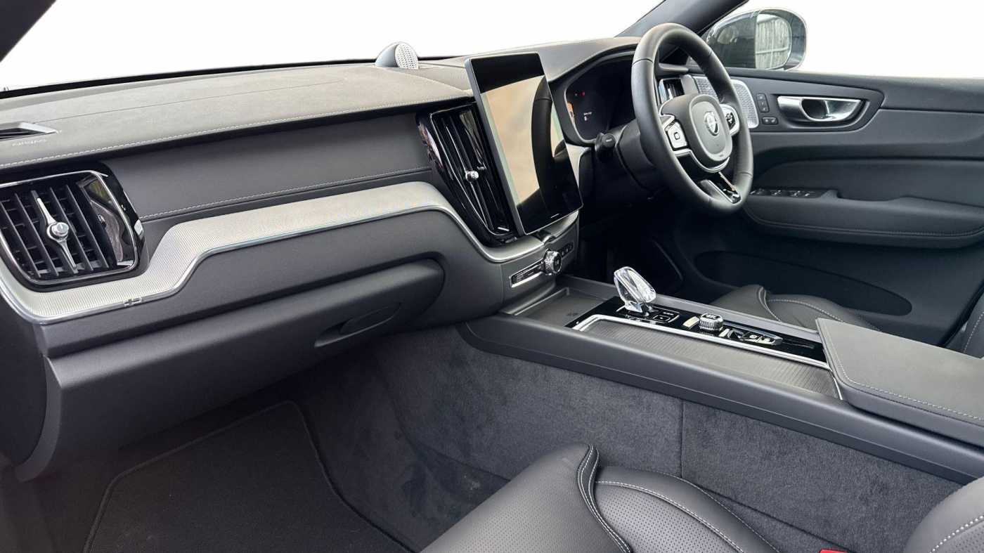 Volvo XC60 T8 Black Edition Ultra, AWD Plug-in hybrid, Electric/Petrol ...