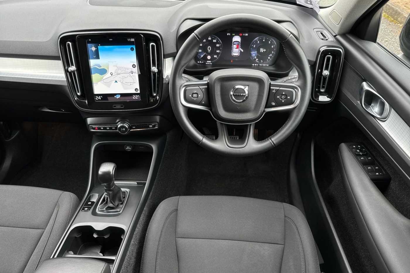 Volvo XC40 Momentum, T3 Sat Nav Dual Climate LED Lights Cruise Control ...